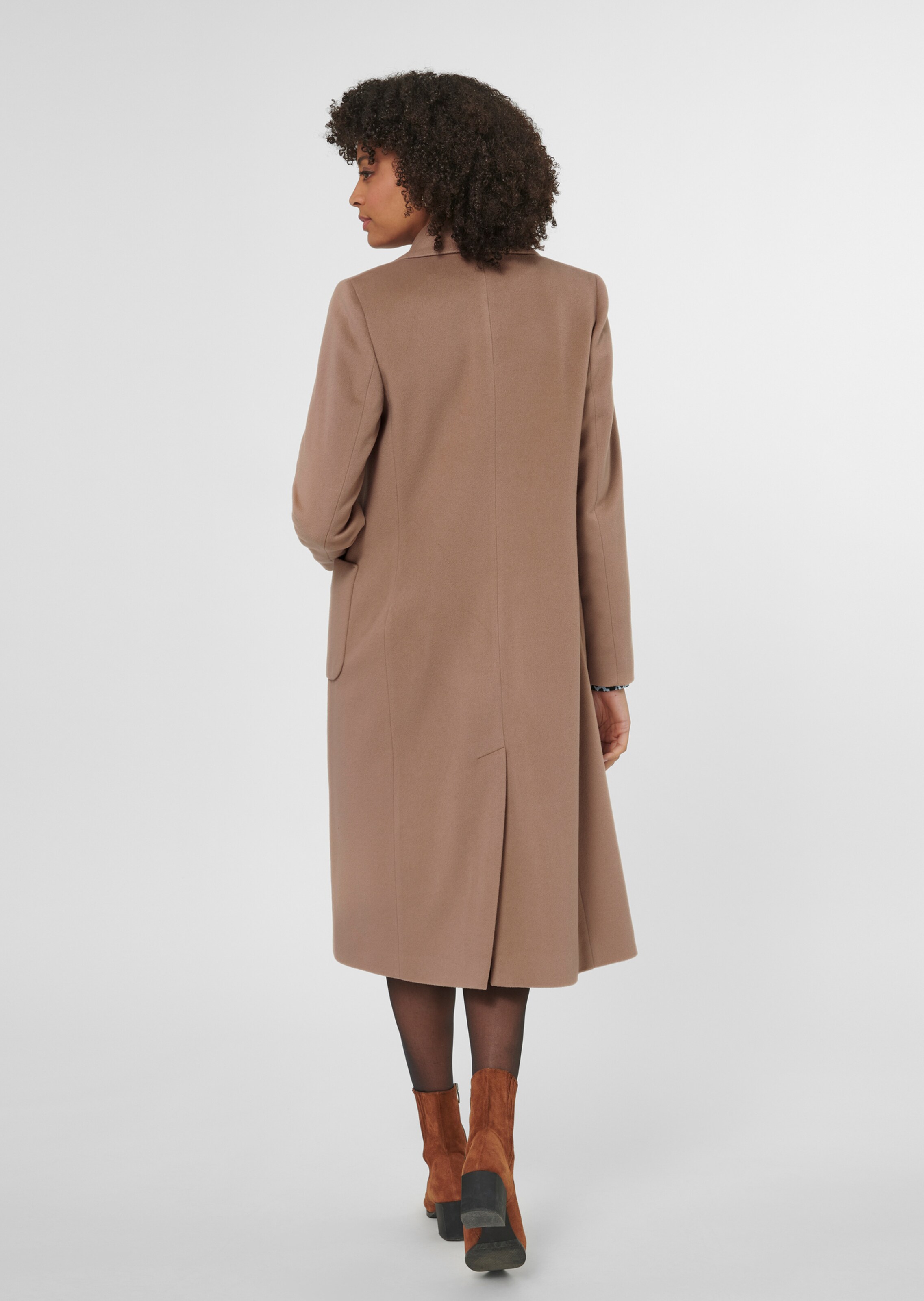 Mantel in karamel | MADELEINE Mode