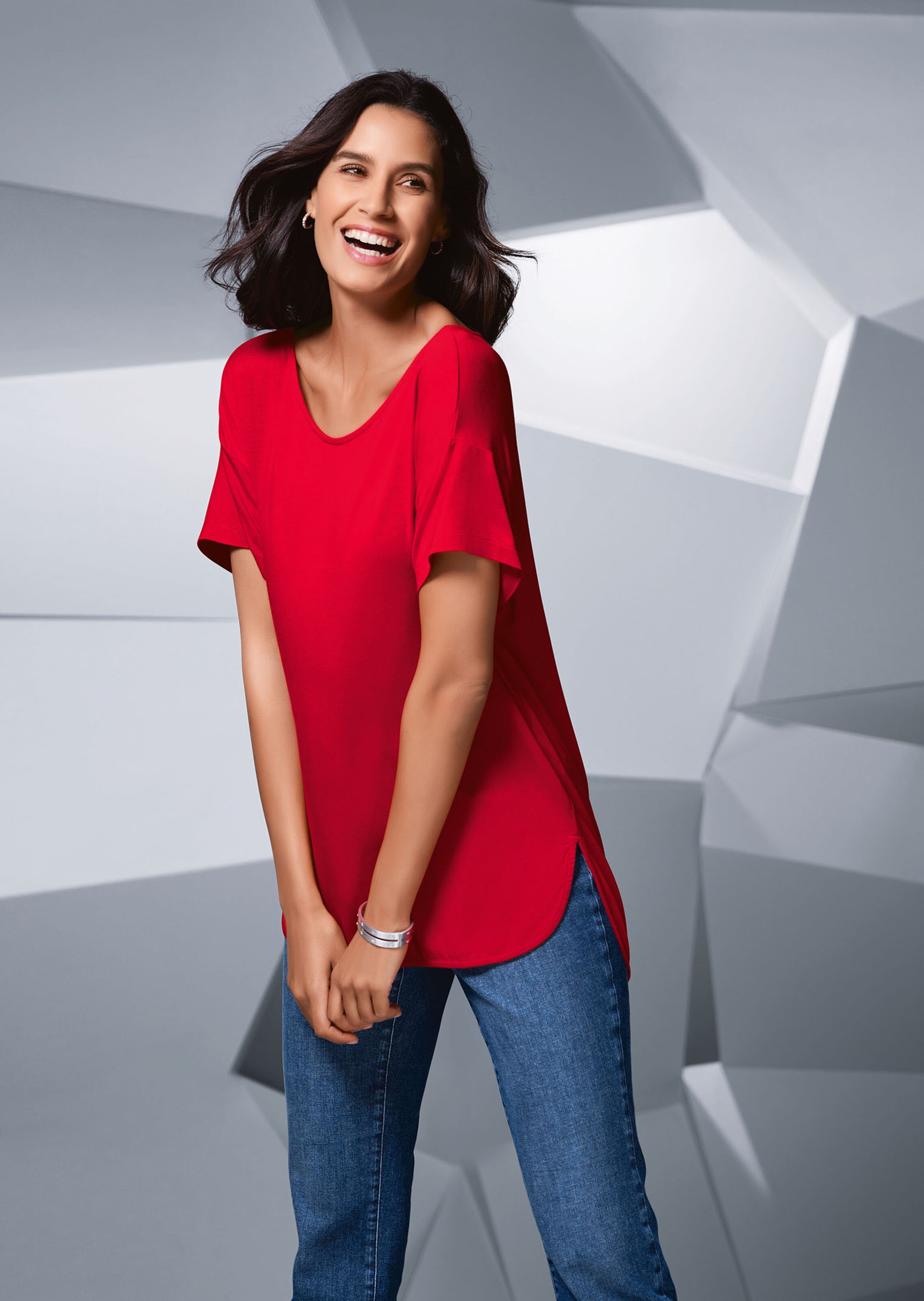 Top in red | MADELEINE Fashion