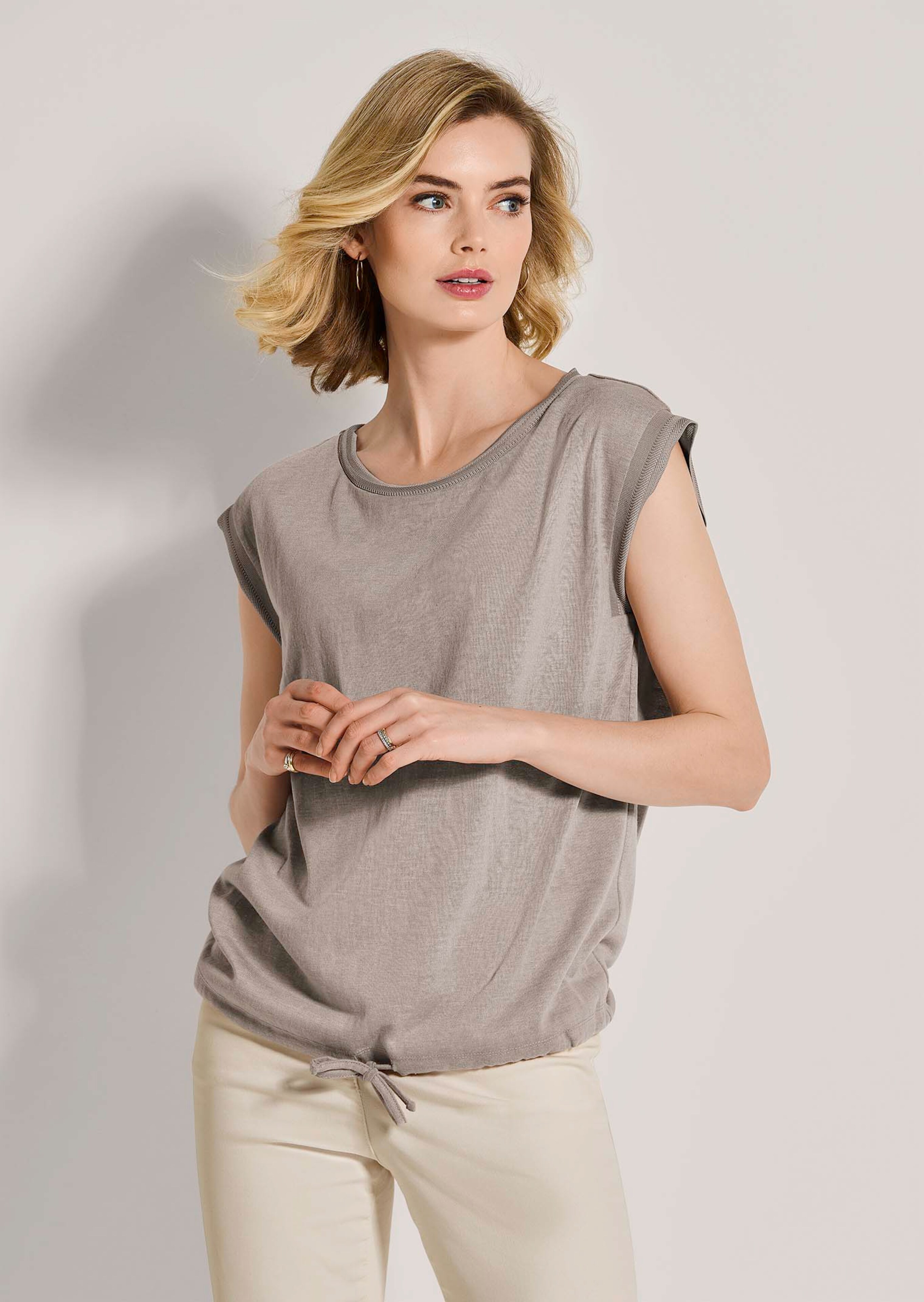 Ärmelloses Shirt mit Bändchen-Durchzug in cappuccino | MADELEINE Mode
