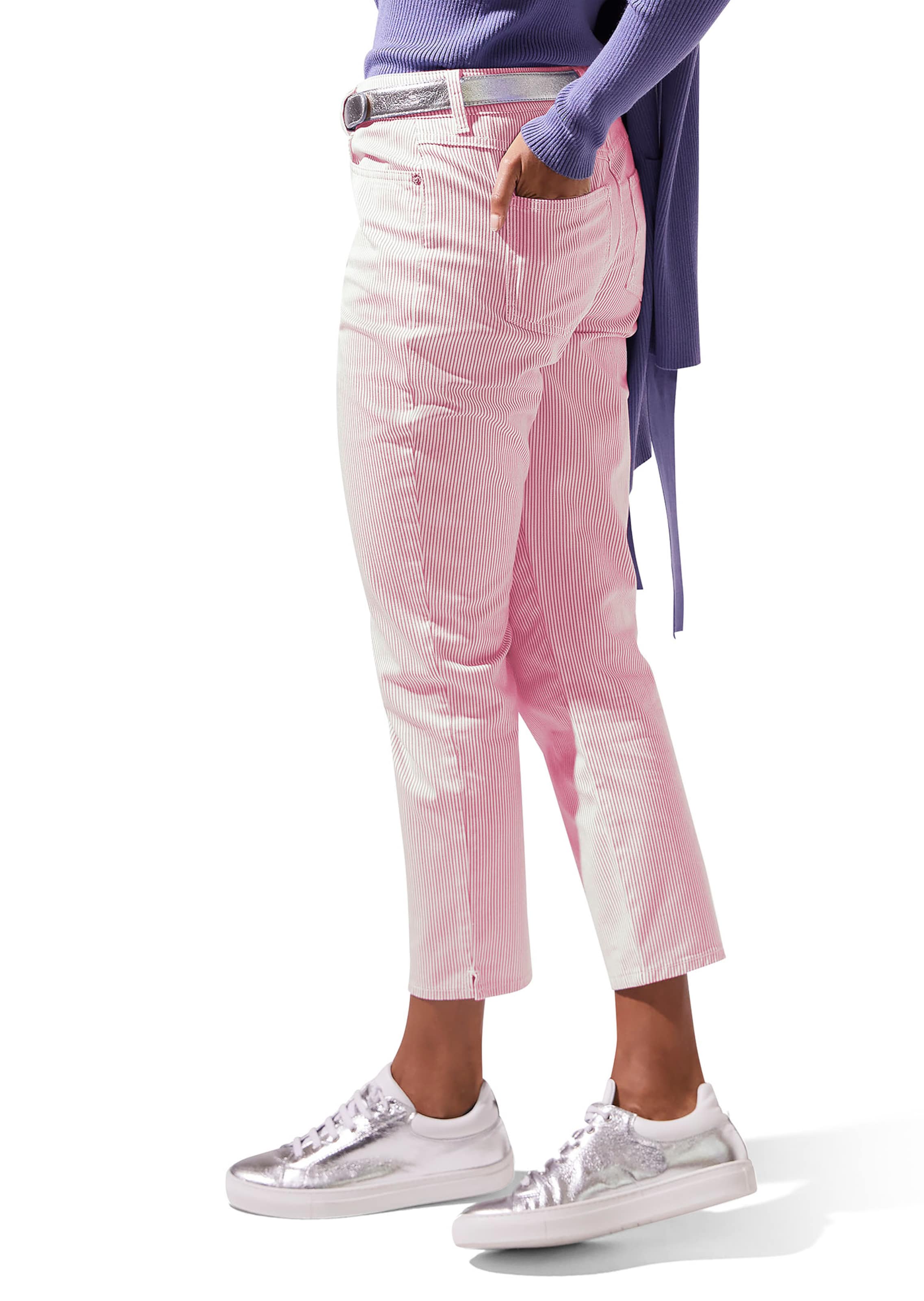 Fein gestreifte Jeans in weiß / granat | MADELEINE Mode