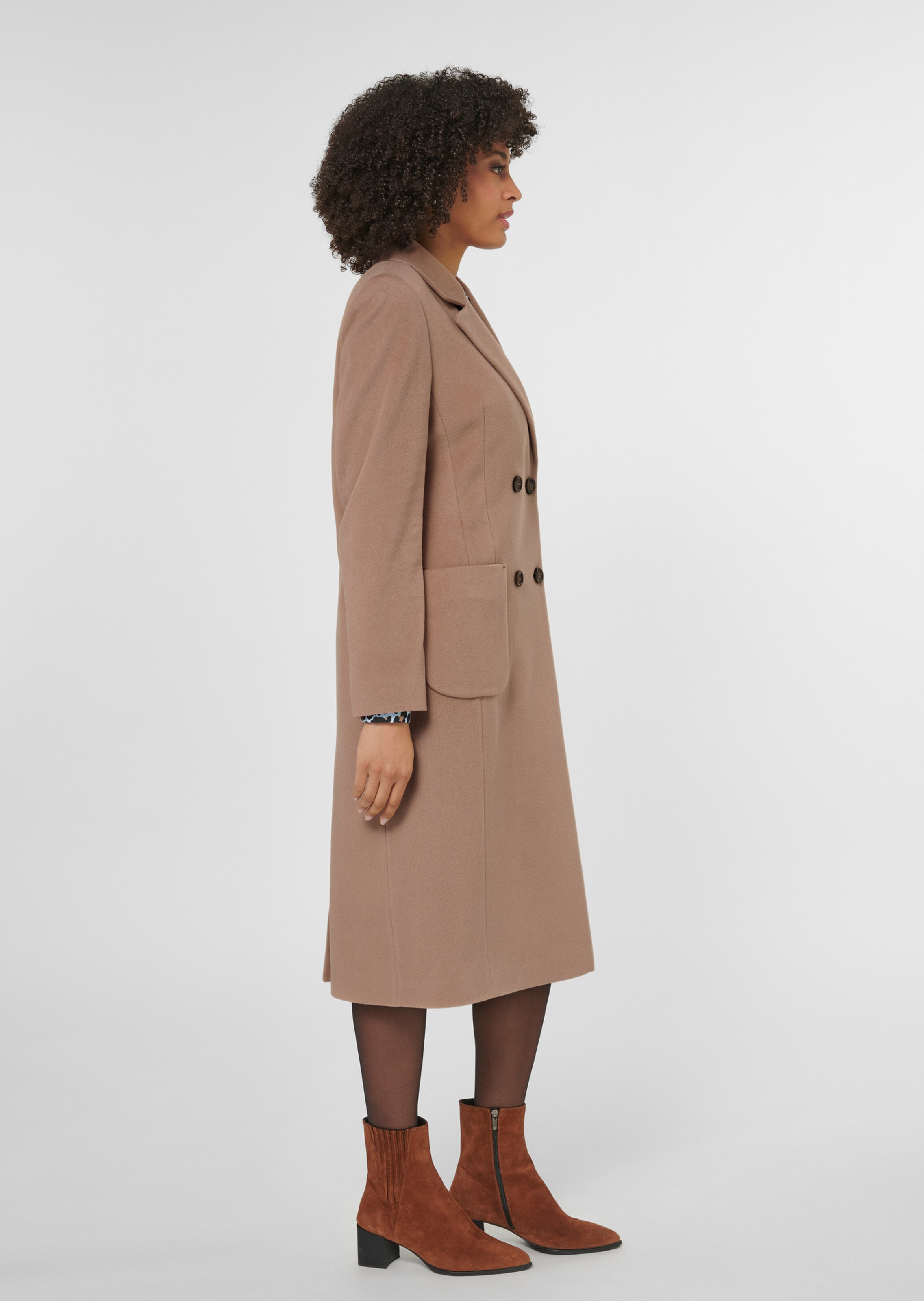 Mantel in karamel | MADELEINE Mode