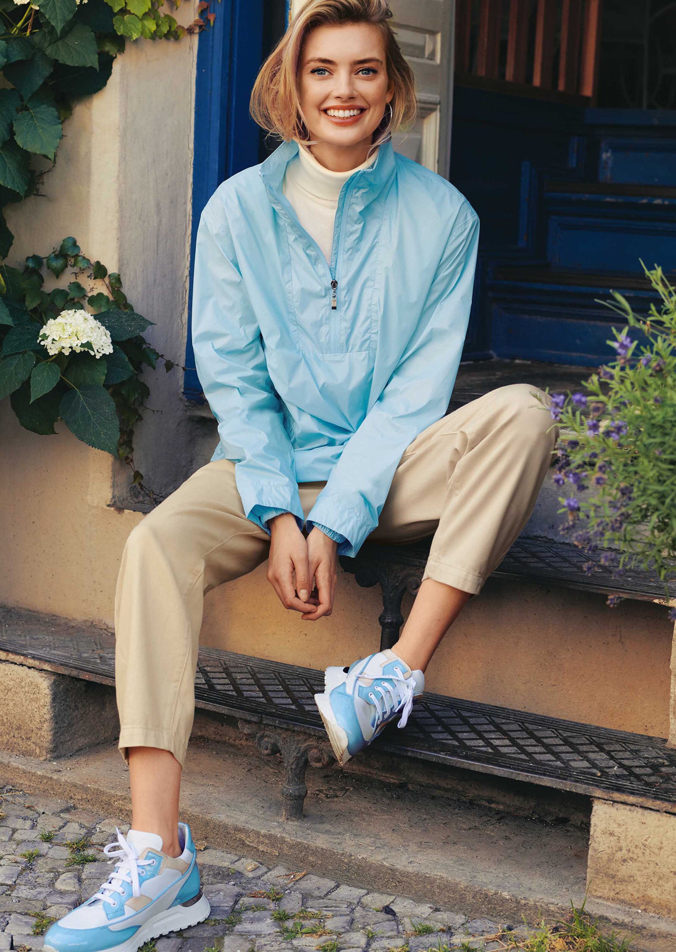 Jacket in water blue | MADELEINE Fashion