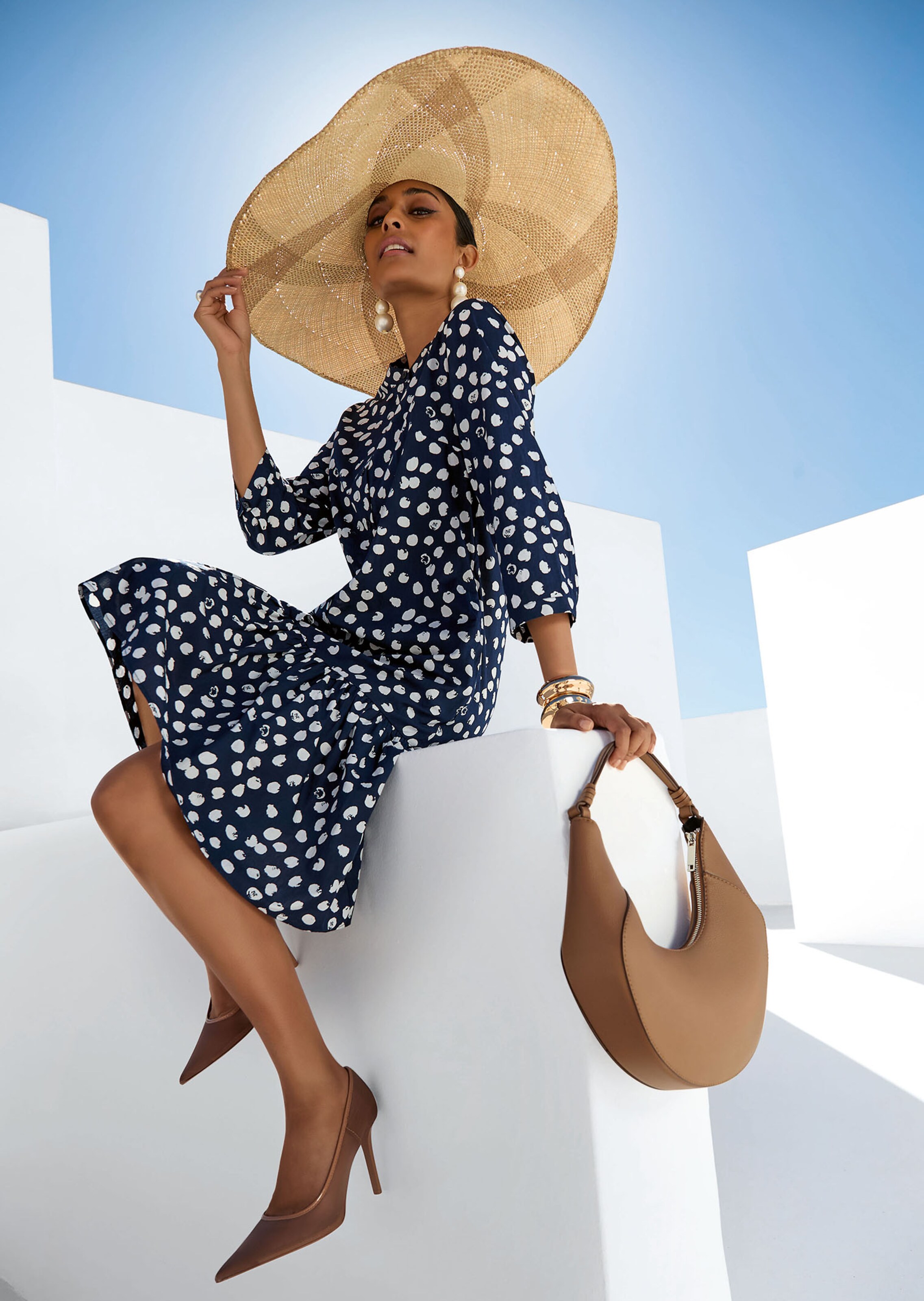 Cotton dress in navy / white | MADELEINE Fashion