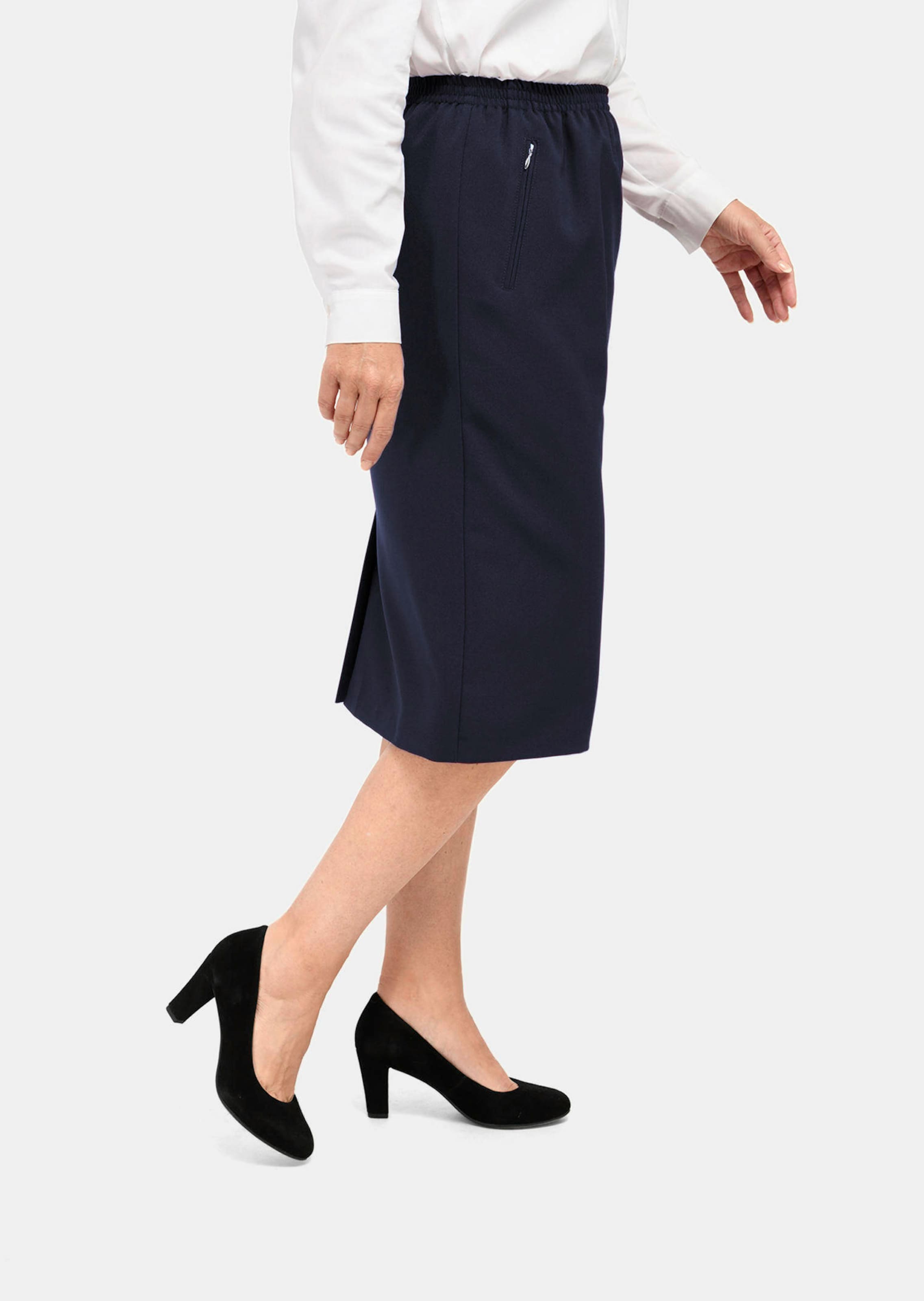 Jupe de voyage infroissable in marine | atelier GOLDNER