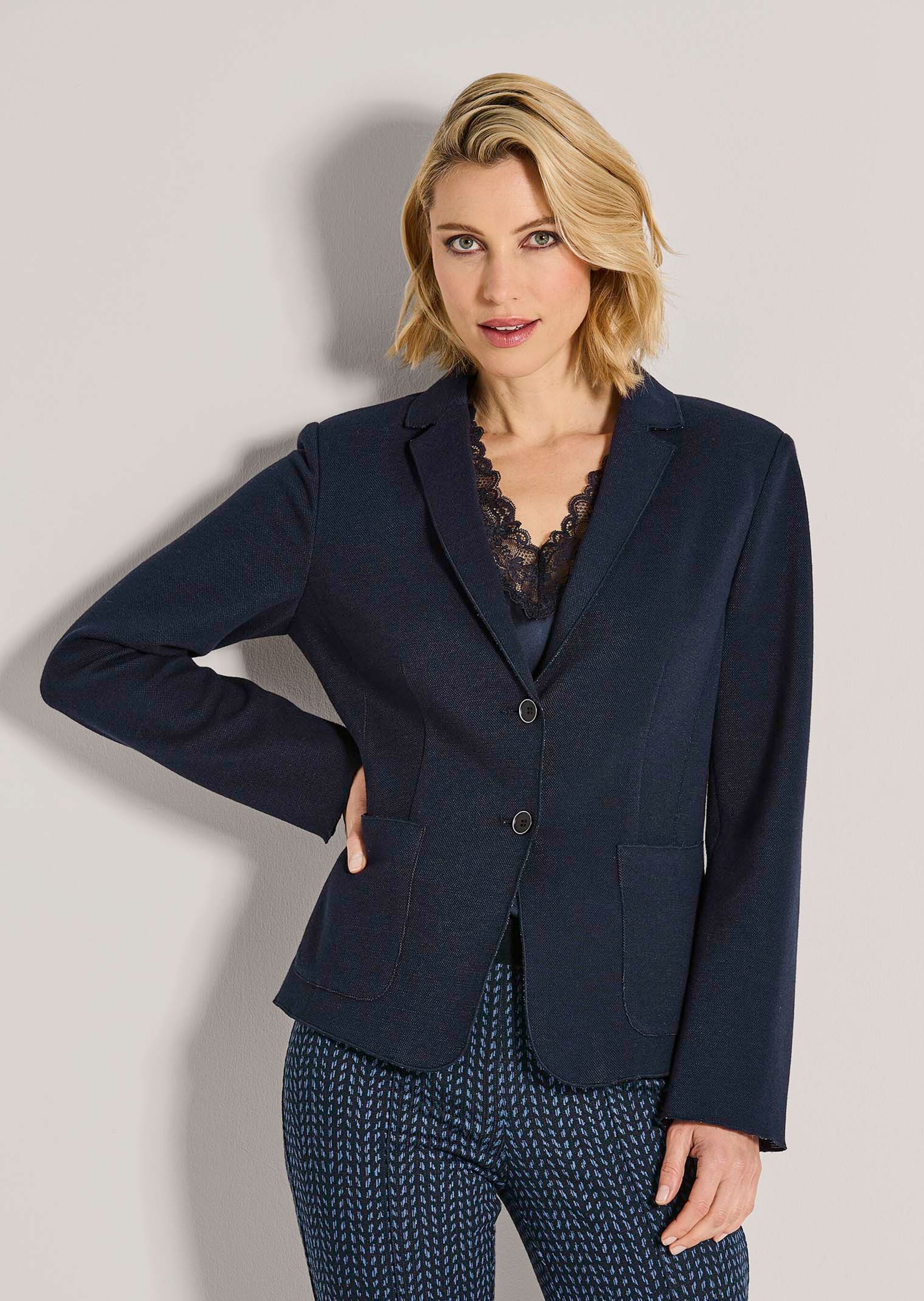 Jersey-Blazer in edler Kontrastverarbeitung in marine / perlweiß ...
